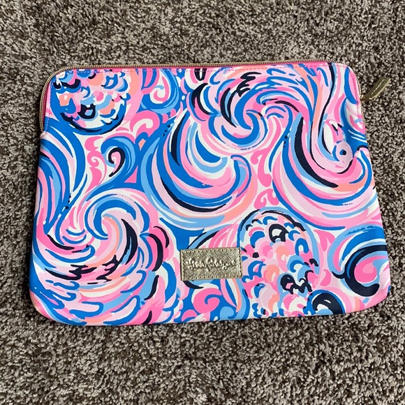 Lilly Pulitzer | Bags | Lilly Pulitzer Catch All Pouch In Raspberry ...
